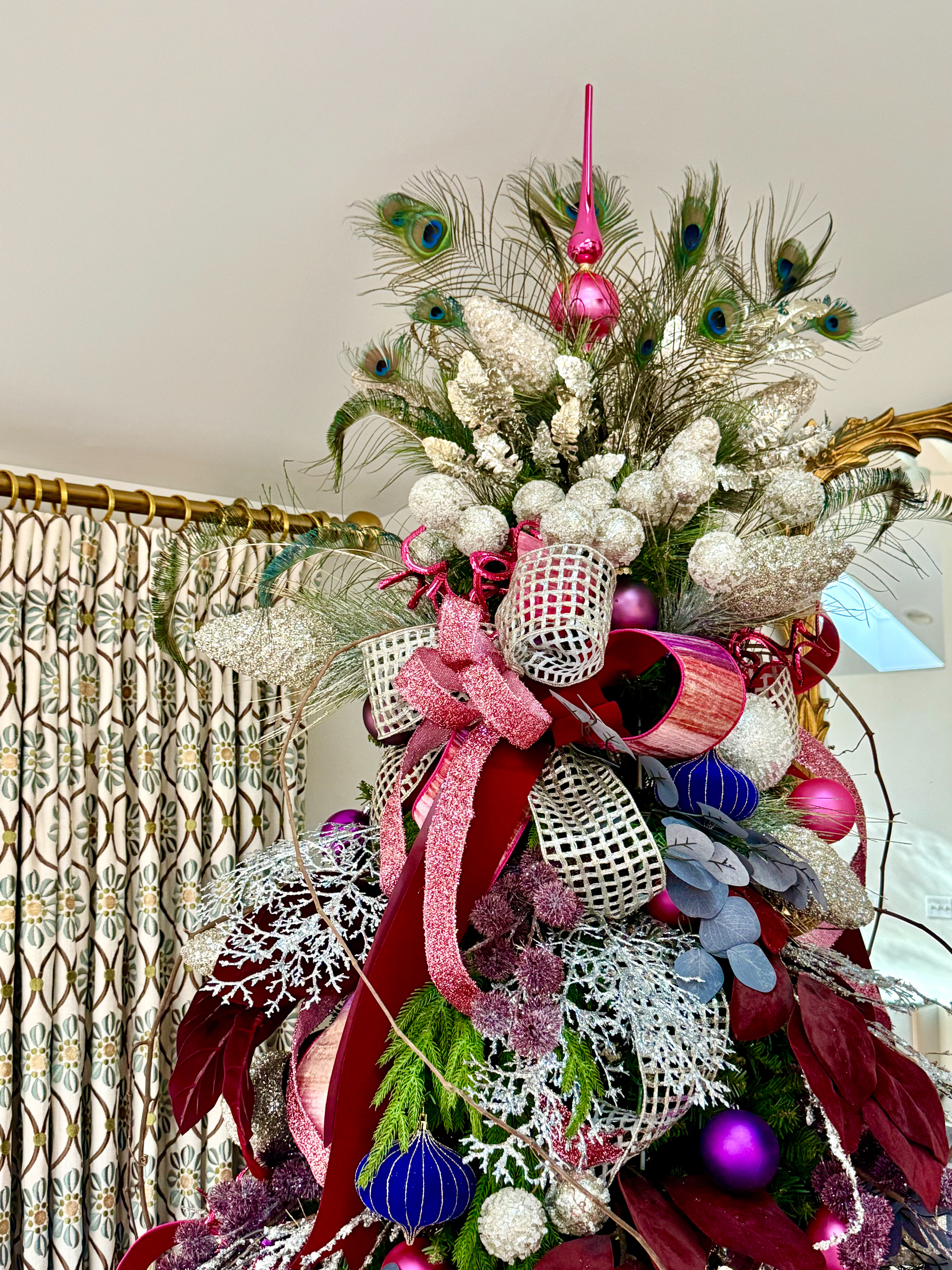 How to Thrift Holiday Decor | Goodwill Greater Milwaukee & Chicago