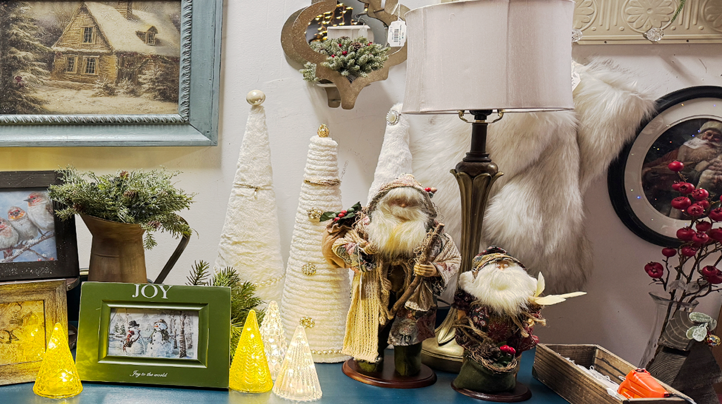 How to Upcycle Thrifted Frames into Cozy Winter Decor | Goodwill ...